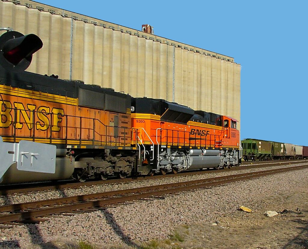 BNSF 9380